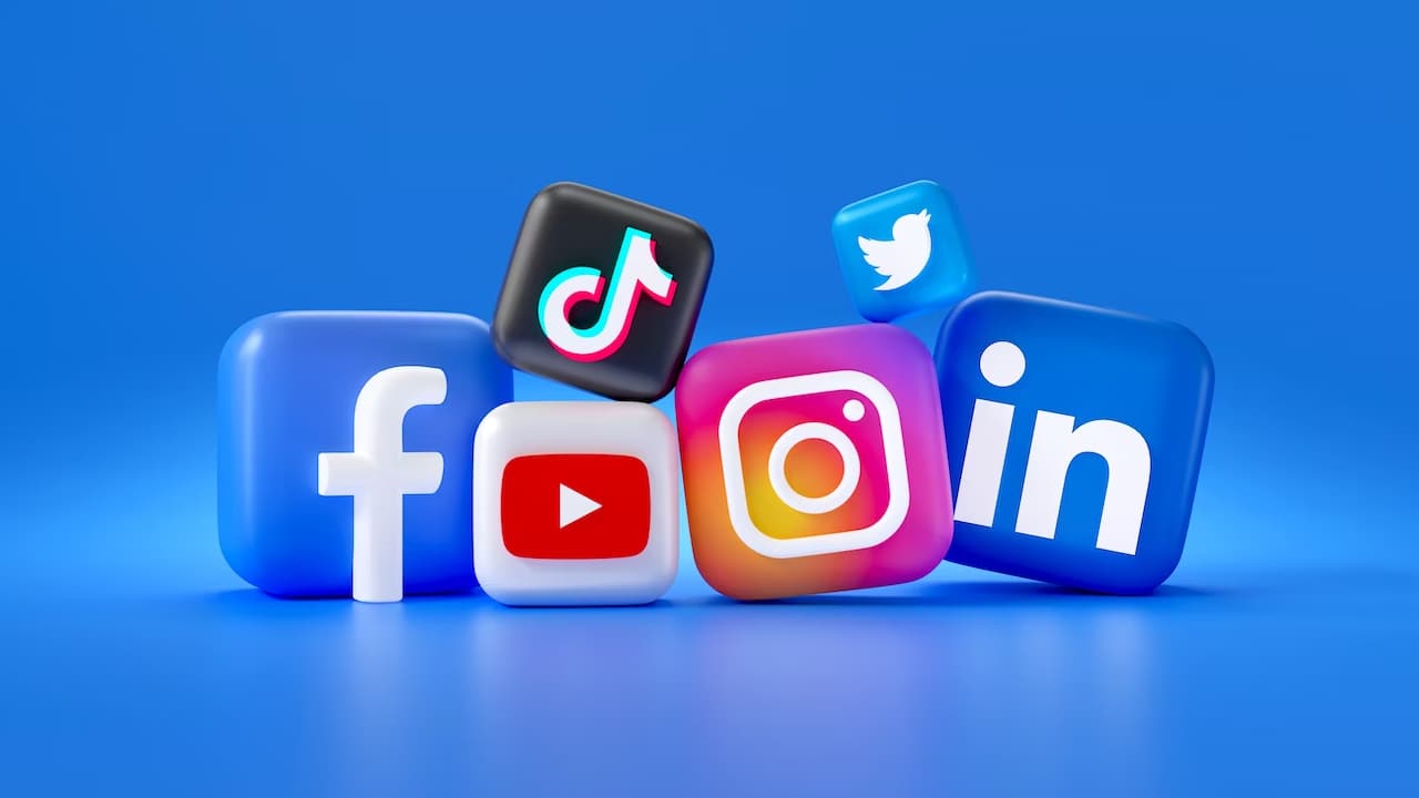 Decoding the Impact of Logos in Social Media Marketing and Branding ...